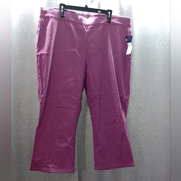 Bandolino | Pants & Jumpsuits | New Purple Pull On Capri Pants | Poshmark
